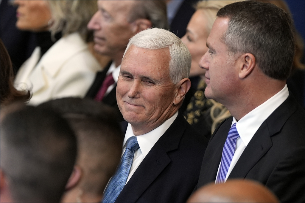 Mike Pence emerges as one of the few Republicans willing to challenge ...